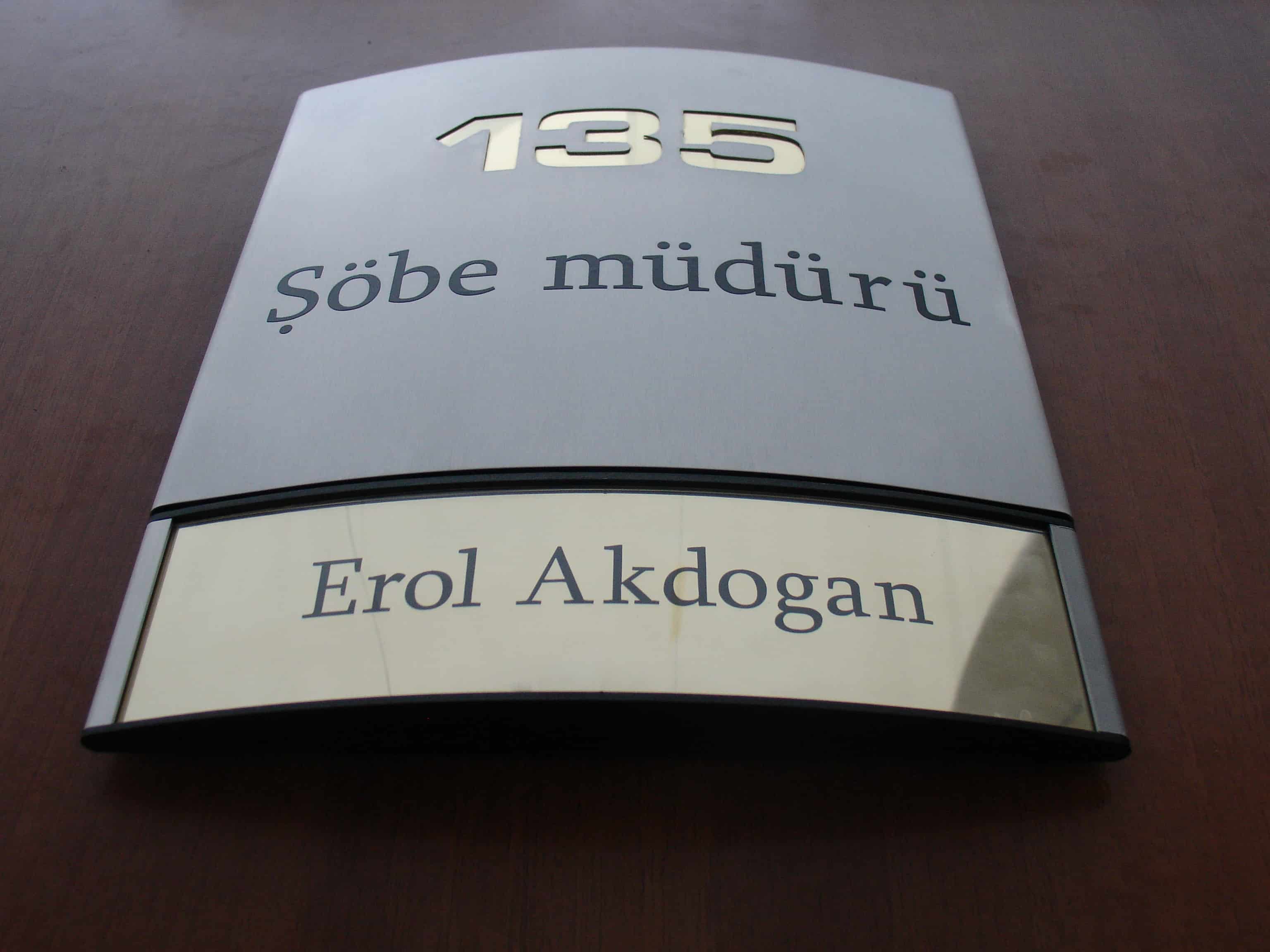 Modular X Curve Sign System | Select Sign Systems