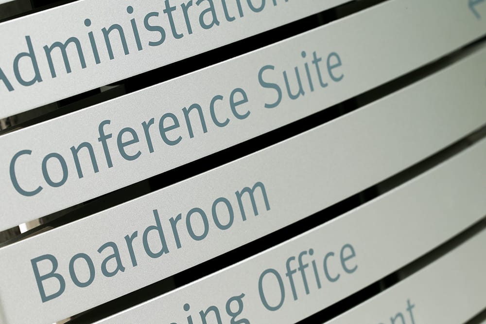 Arc Curve Sign System | Select Sign Systems